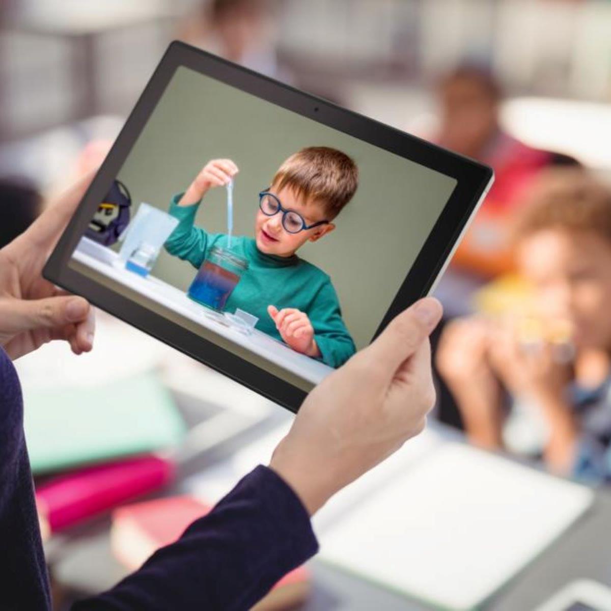 ASUS Unveils Durable 2-In-1 Chromebook CM30 Detachable With ASUS Unveils Durable 2-In-1 Chromebook CM30 Detachable With